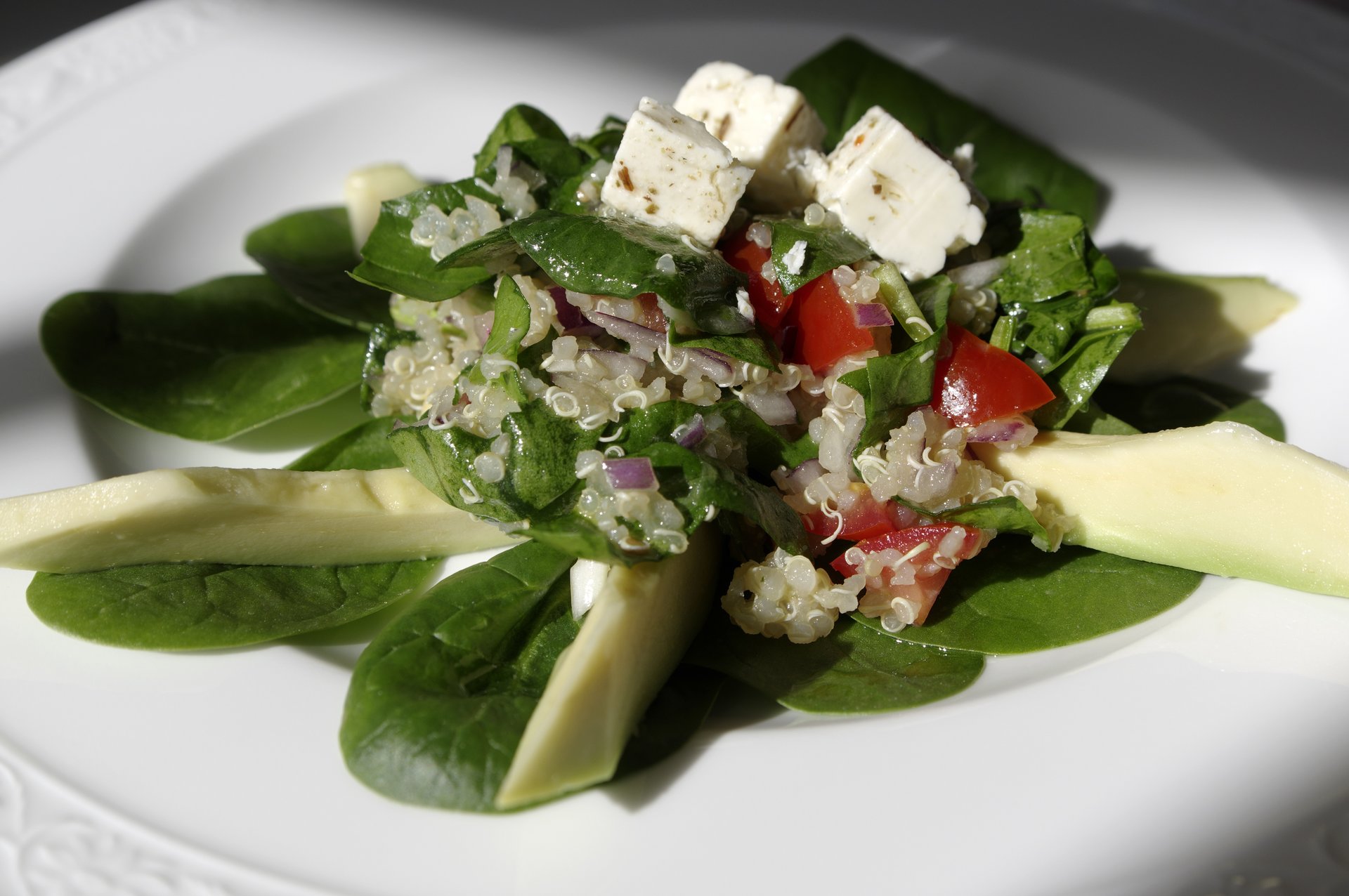 Kreekapärane kinoa ja avokaado salat - Figuurisõbrad